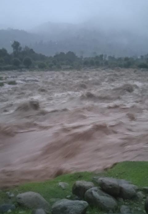 Flood Alert In Jammu Kashmir खतरे के निशान को पार कर गया चिनाब का